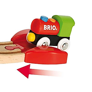 BRIO My First Railway - 33727 Beginner Pack | Engaging Wooden Toy Train Set for Toddlers Age 18 Months and Up | FSC-Certified Materials | Compatible with All My First Railway and BRIO World Toys