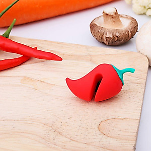 Spill-Proof Lid Lifters Carrot Shape Silicone Lid Lifters Steam Releaser for Soup Pot and Saucepan, Unique Kitchen Gadgets Cooking Helper(3PCS)