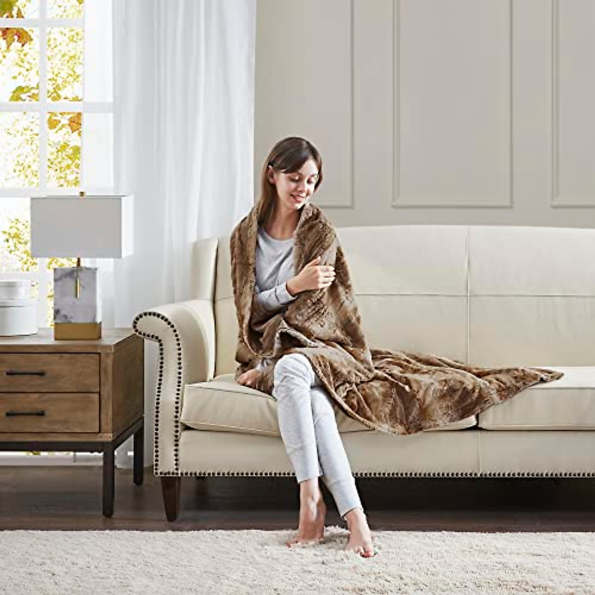 Madison Park Zuri Soft Plush Luxury Oversized Faux Fur Throw Animal Stripes Design, Faux Mink On The Reverse, Modern All Seasons Blanket for Bed, Sofa Couch, Office, Tan, 60x70"
