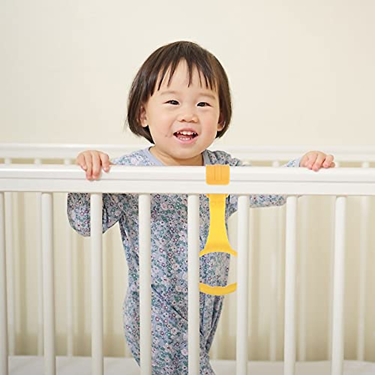 Kisangel Baby Crib Pull Ring Baby Toddler Walking Assistant Pull Up Ring Safety Activity Gym Toys for Baby Toddler Infant Parents Random Color 4pcs
