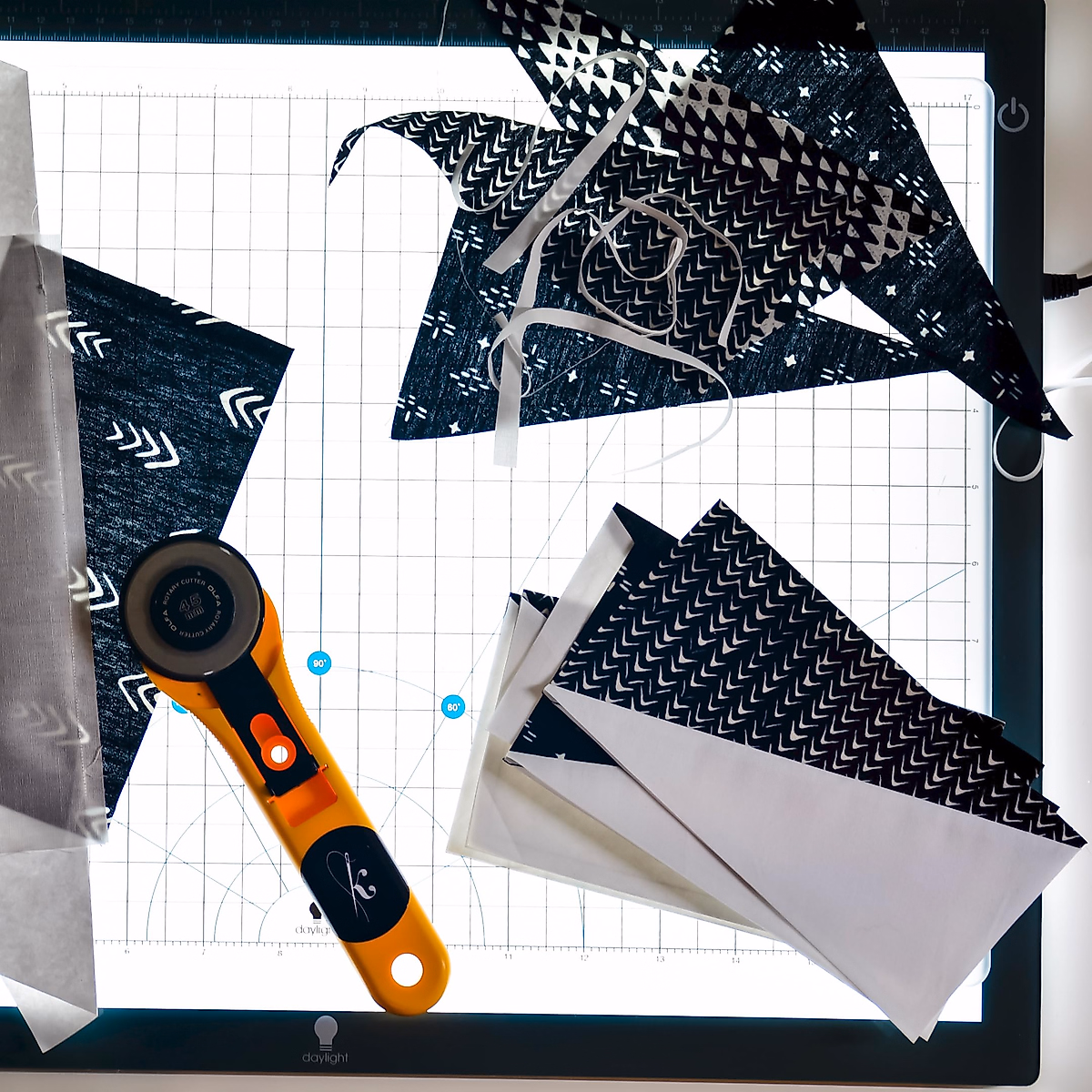 Daylight Wafer 3 LED Lightbox, Dimmable with Memory Function, Perfect for Tracing, Sketching, Scrapbooking and Other Craft Projects,18X23.5 inches, Black