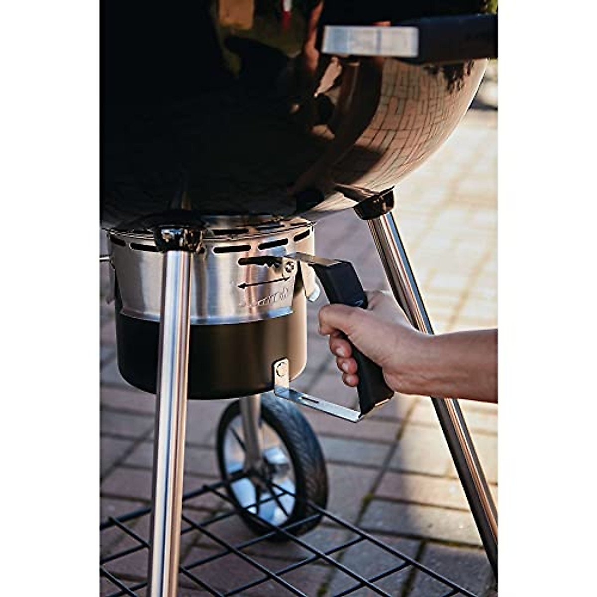 Napoleon Grills PRO22K-LEG-2 PRO22KLEG2 Charcoal Kettle Grill, Black