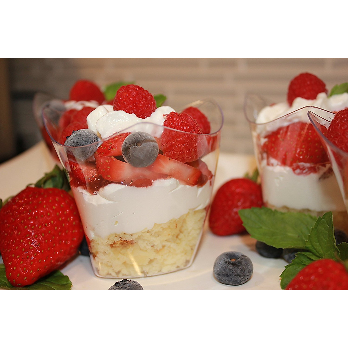 100Pcs/set Dessert Cups Mini Cubes Clear Tasting Sample Glass Containers Elegant Square Plastic Bowls Disposable