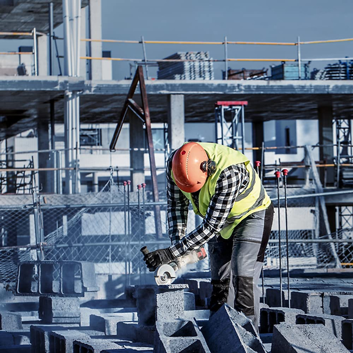 Bosch Professional 1x Standard for Universal Diamond Cutting Disc (for Concrete, Reinforced concrete, Ø 115x22.23 mm, Accessory Small Angle Grinder)