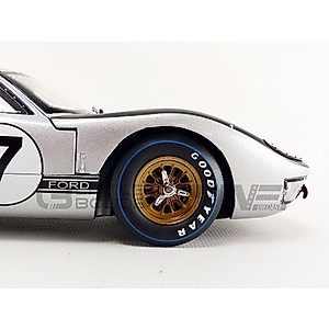 Shelby Collectibles SC404S 1966 Ford GT-40 MK 2 Silver No.7 1-18 Diecast Car Model