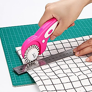 45mm Rotary Cutter Set, AGPtEK Pink Rotary Cutter with 7 Replacement Rotary Blades, Rotary Blades & Safety Lock for Precise Cutting, Ideal for Sewing Fabric Leather Quilting & More
