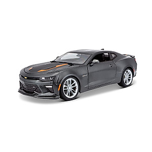 1: 18 2017 50th Anniversary Chevrolet Camaro (Colors May Vary)
