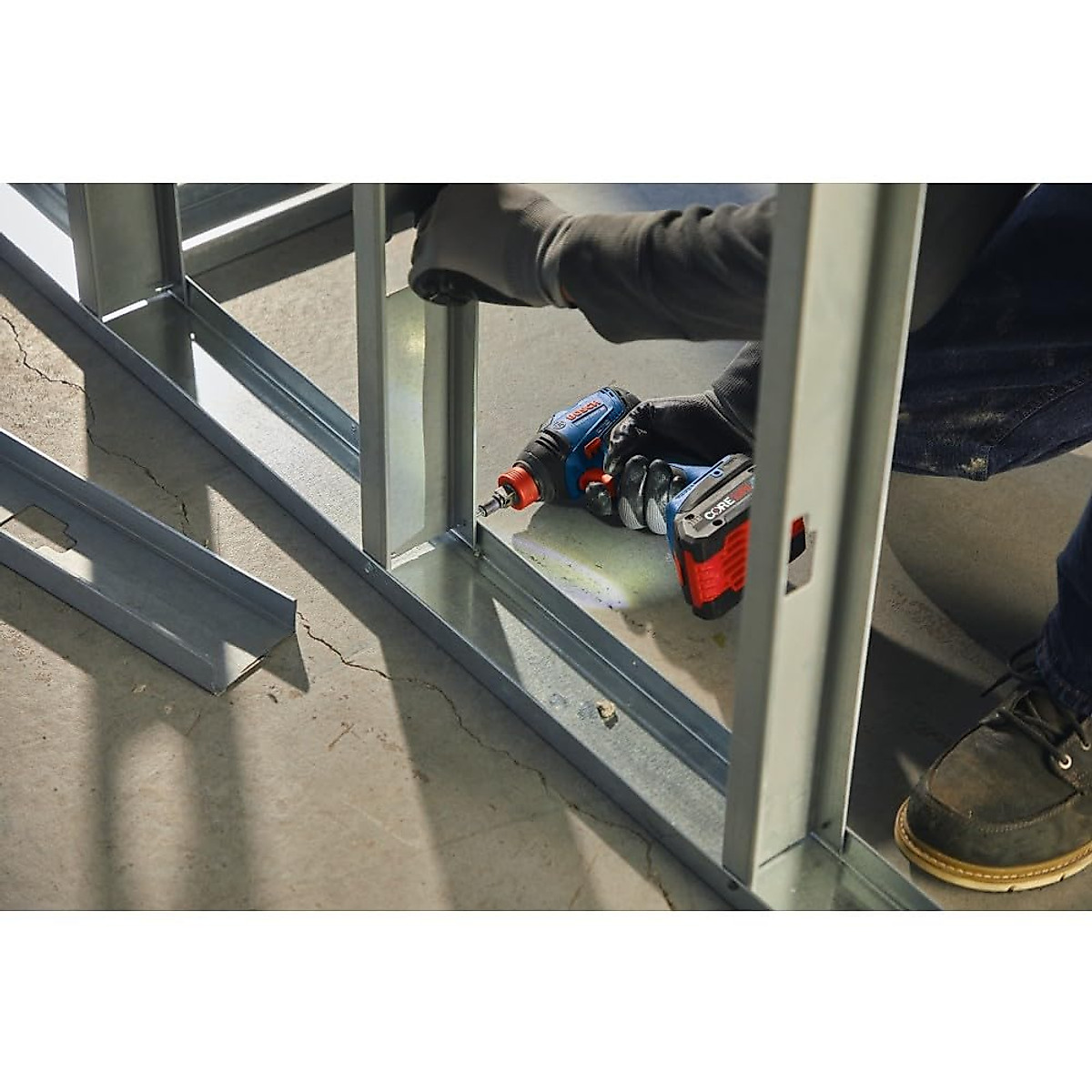 BOSCH GDX18V-1860CB15 18V Connected-Ready Two-In-One 1/4 In. and 1/2 In. Bit/Socket Impact Driver/Wrench Kit with (1) CORE18V 4 Ah Advanced Power Battery