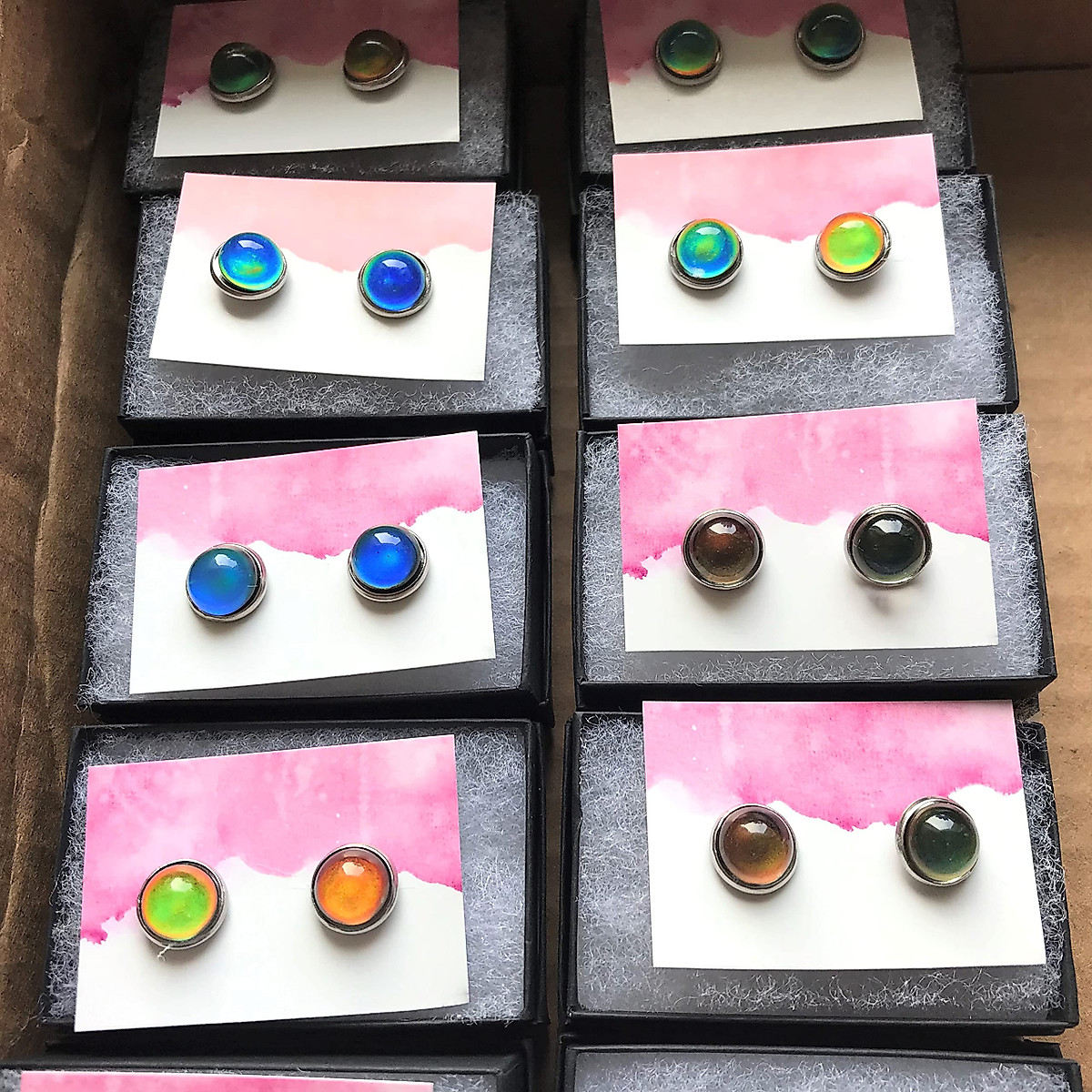 Mood Earrings Color Changing Thermal Heat or Cold Changes Coloring