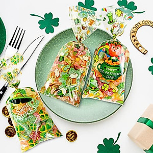 SPERPAND 120Pcs St. Patrick's Day Cellophane Gift Bags, Clear Clover Candy Goodie Bags for Saint Patrick's Day Party Favors