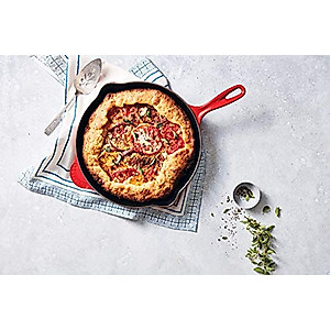 Le Creuset Enameled Cast Iron Signature Iron Handle Skillet, 9" (1-3/8 qt.), Cerise