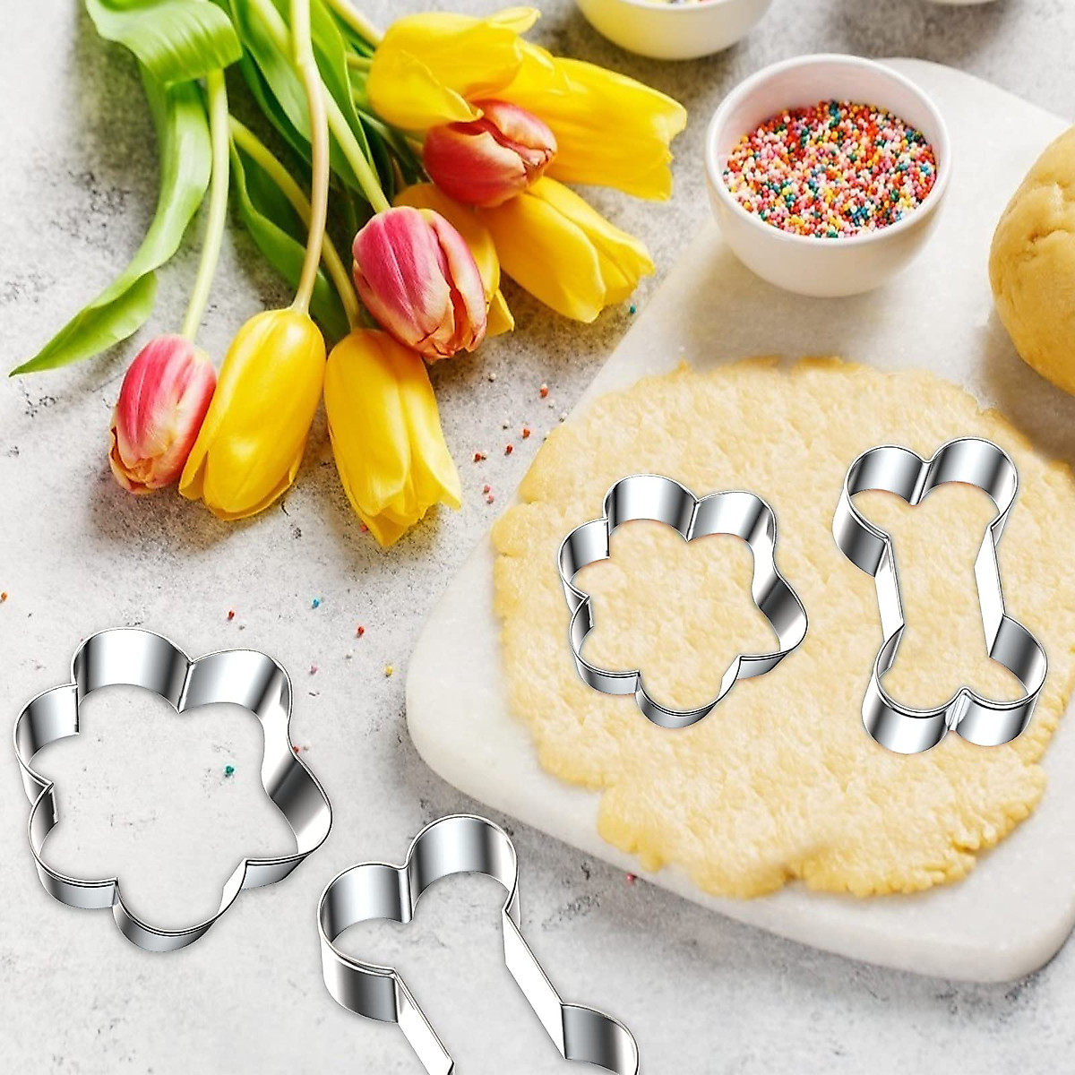 6 PCS Bone and Dog Footprints Cookie Cutters Set, Metal 3 Sizes Dog Bone Footprints Shape Cookie Cutters, Dog Theme Party Cookie Cutter Dog Treats Cutters Molds for Homemade Treats and Baking