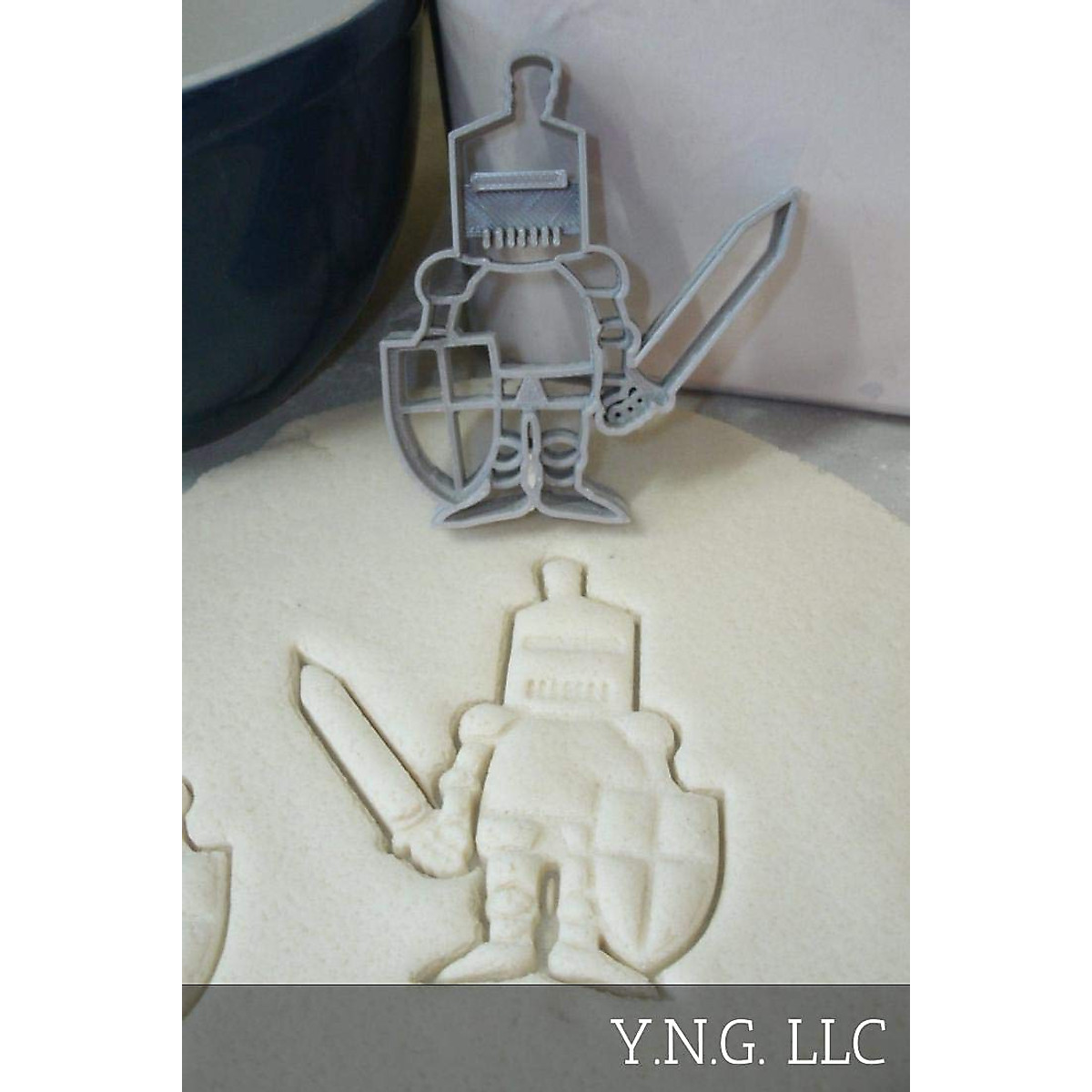 KNIGHT IN SHINING ARMOR WITH SWORD RENAISSANCE MEDIEVAL MIDDLE AGES COOKIE CUTTER MADE IN USA PR776