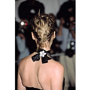 Posterazzi Poster Print Collection Connie Nielsen (in Dress by Tom Ford for Gucci) at Metropolitan Museum of Art Goddess Gala Ny 4282003 by Cj Contino Celebrity (16 x 20)