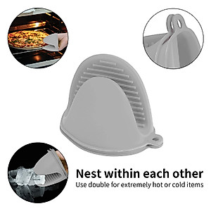 Vaincre 4PCS Silicone Oven Mitts Heat Resistant, Silicone Potholders for Kitchen, Mini Oven Mitts Rubber Oven Glove, Kitchen Mittens Pinch Mitts, Cute Cooking Mitts (Black and Gray)