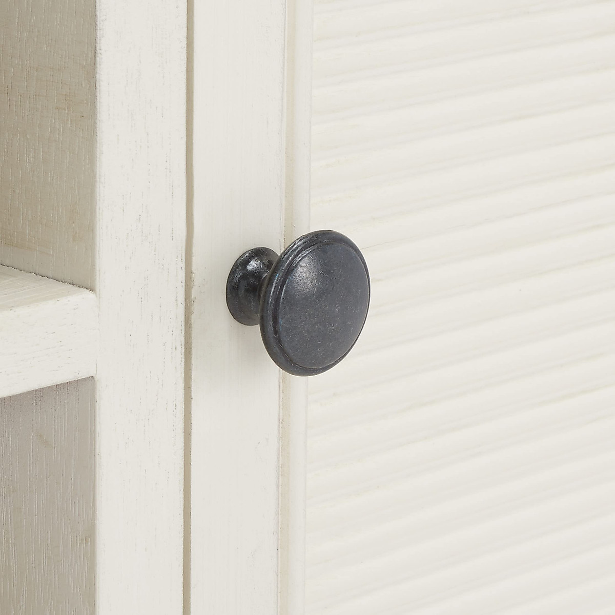 SAFAVIEH Home Collection Ryder Distressed White 2-Door 1-Shelf Entertainment Media Stand up to 55" Flatscreen TV