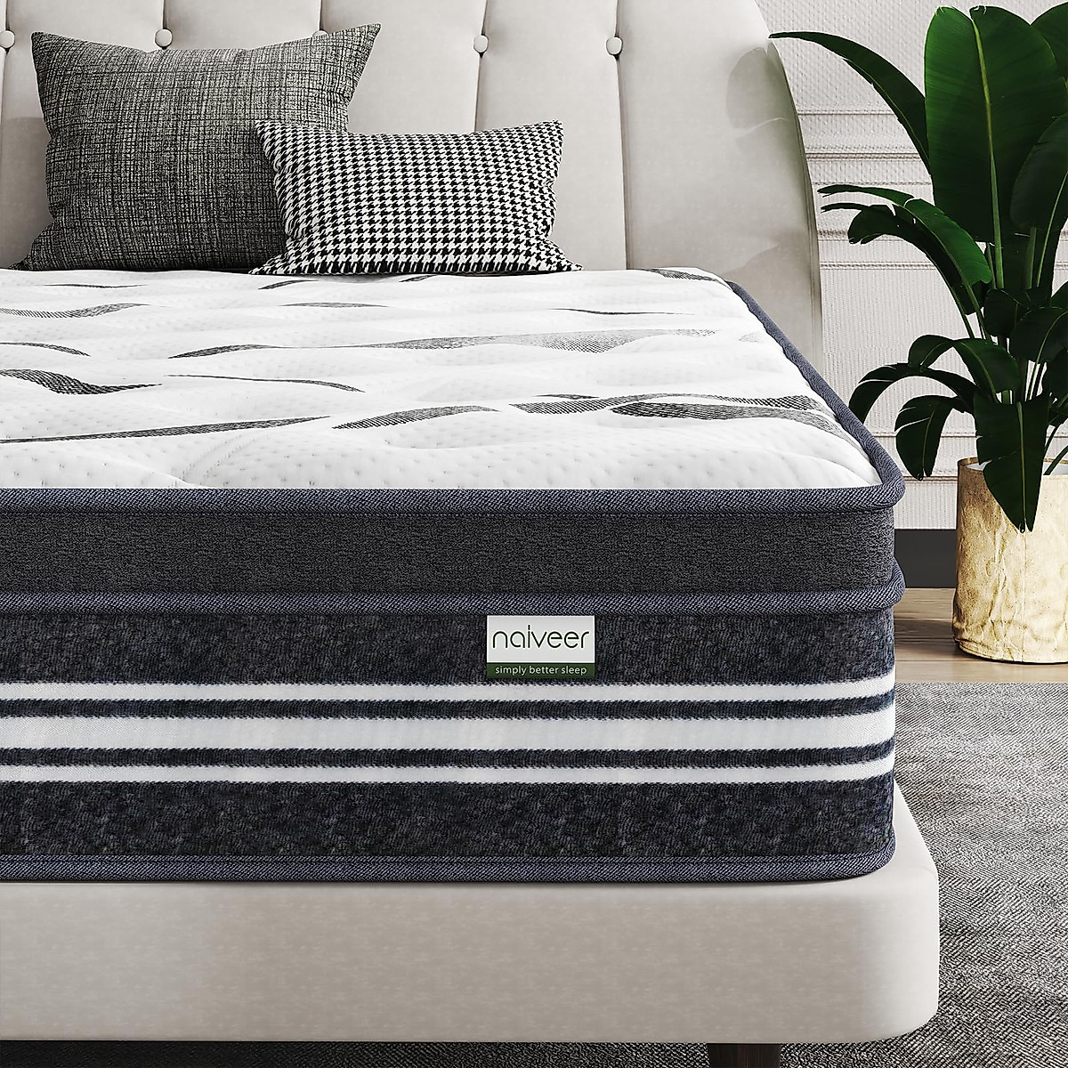 Naiveer King Size Mattress in a Box 14 Inch King Memory Foam Hybrid Mattress with Individually Wrapped Coils CertiPUR-US Certified Foam Medium Firm King Mattress for Back Pain & Overweight