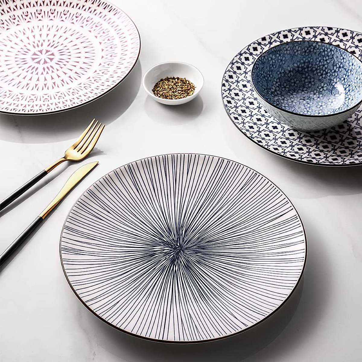 Y YHY 10“ Ceramic Plates, Porcelain Dinner Plates Set of 4 for Salad, Pasta, Appetizer, Dessert - 4 Pattern for Thanksgiving & Christmas, Dishwasher & Microwave Safe