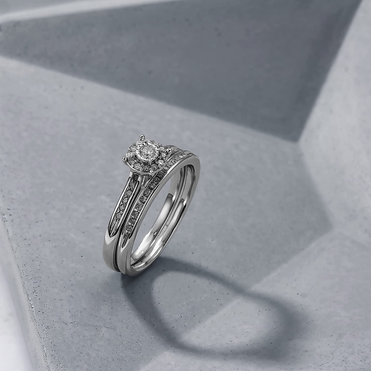 Cali Trove, 1/4cttw Diamond Halo Round Engagement Ring with Matching Diamond Wedding Band for Women in 925 Sterling Silver, Women's Silver Round Wedding Ring Set with Halo and Diamond Accented Bands,7