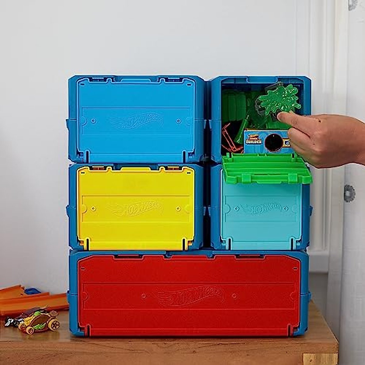 Hot Wheels Track Builder Playset Toxic Super Jump Pack with 1:64 Scale Toy Car & 10 Component Parts in Modular Storage Box
