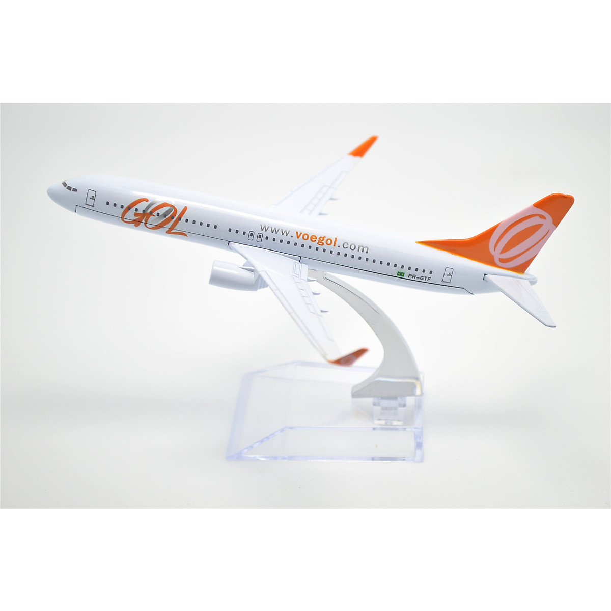 TANG DYNASTY(TM) 1:400 16cm B737-800 GOL Airlines Metal Airplane Model Plane Toy Plane Model