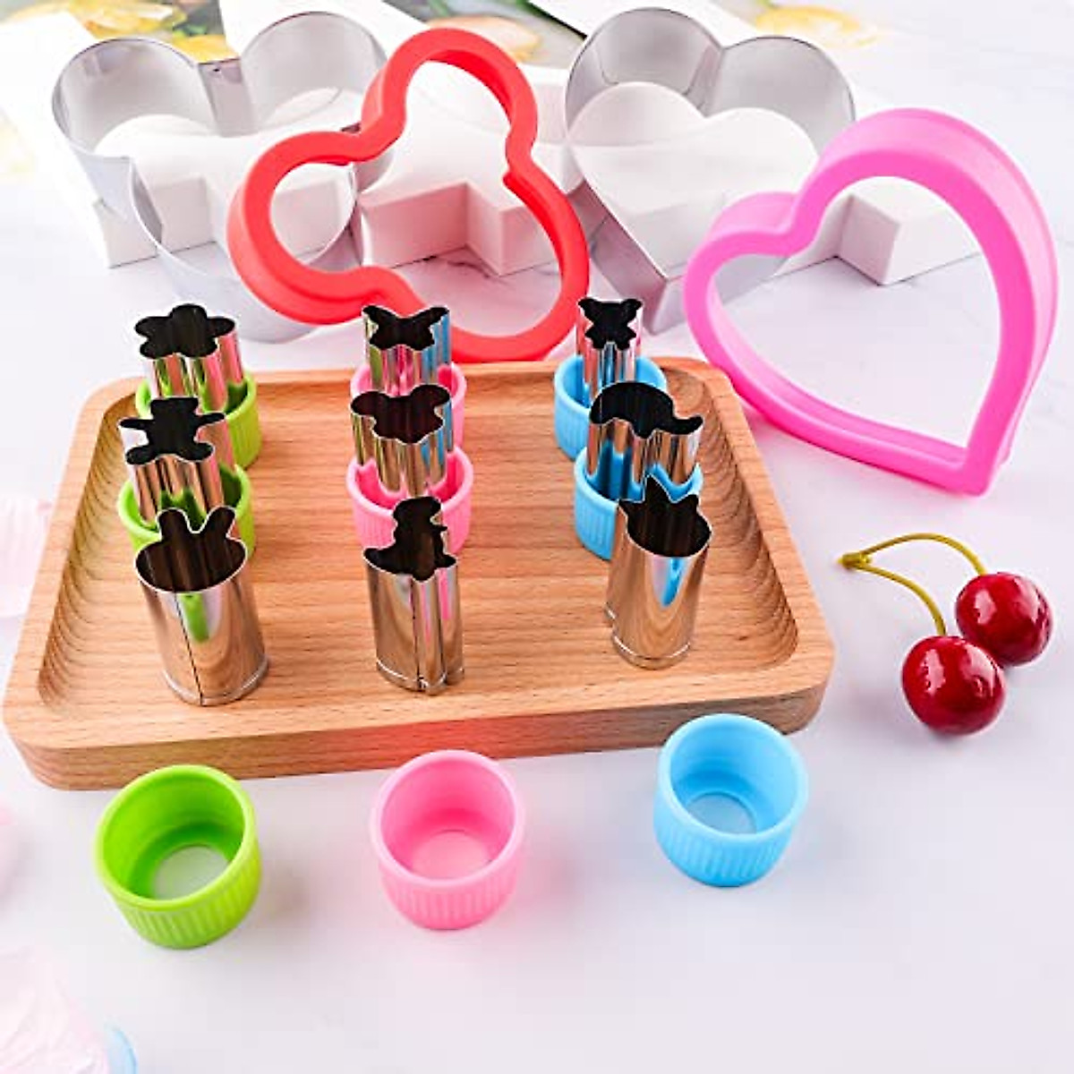 Stainless Steel Sandwiches Cutter set Kids Vegetable Fruit Cutters Heart Star Dinosaur Mousehead Sandwich Cutters Shape Cookie Cutout Fun Food Shape Cutters for Baking