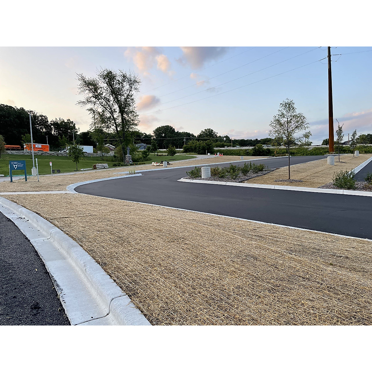 American Excelsior Company Premier Straw Erosion Control Blanket 4' X 50' - 200 sqft of Coverage