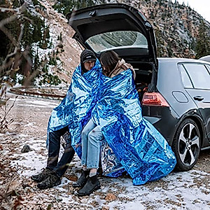 Oceas Outdoor Mylar Emergency Blankets 4 Pack of Extra Large Thermal Foil Space Blankets for Camping, Hiking, Marathon, and Car Use - Reflective Heavy Duty Survival Blanket