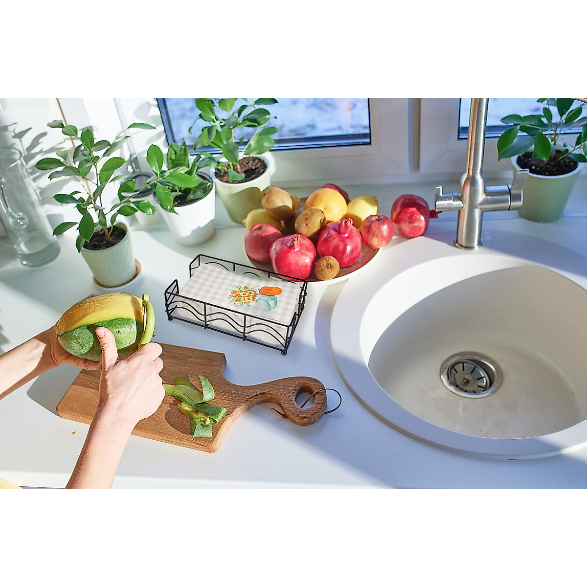 Ebristar Guest Towel Napkin Holder, Elegant Disposable Paper Hand Towel Holder, Modern Black Napkin Holder Storage Tray, Sturdy Guest Towel Holder Tray for Bathroom Kitchen Dining Table - Rectangle