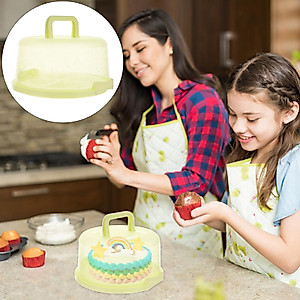 VOSAREA Food Containers Plastic Cake Carrier with Lid and Handle Round Cupcake Box Dessert Carrying Box Transport Cake Holder Tray Container with Dome Cover Green Decorative Tray