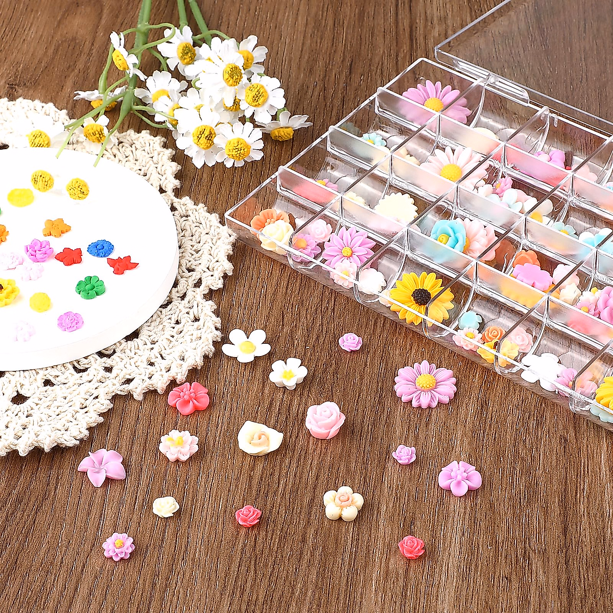 Hariendny 24 Grids Clear Plastic Nail Charm Organizer Box Transparent Nail Charm Organizer Empty Craft Organizers Display Case Compartment Container for Bead Rings Earrings Jewelry DIY Crafts