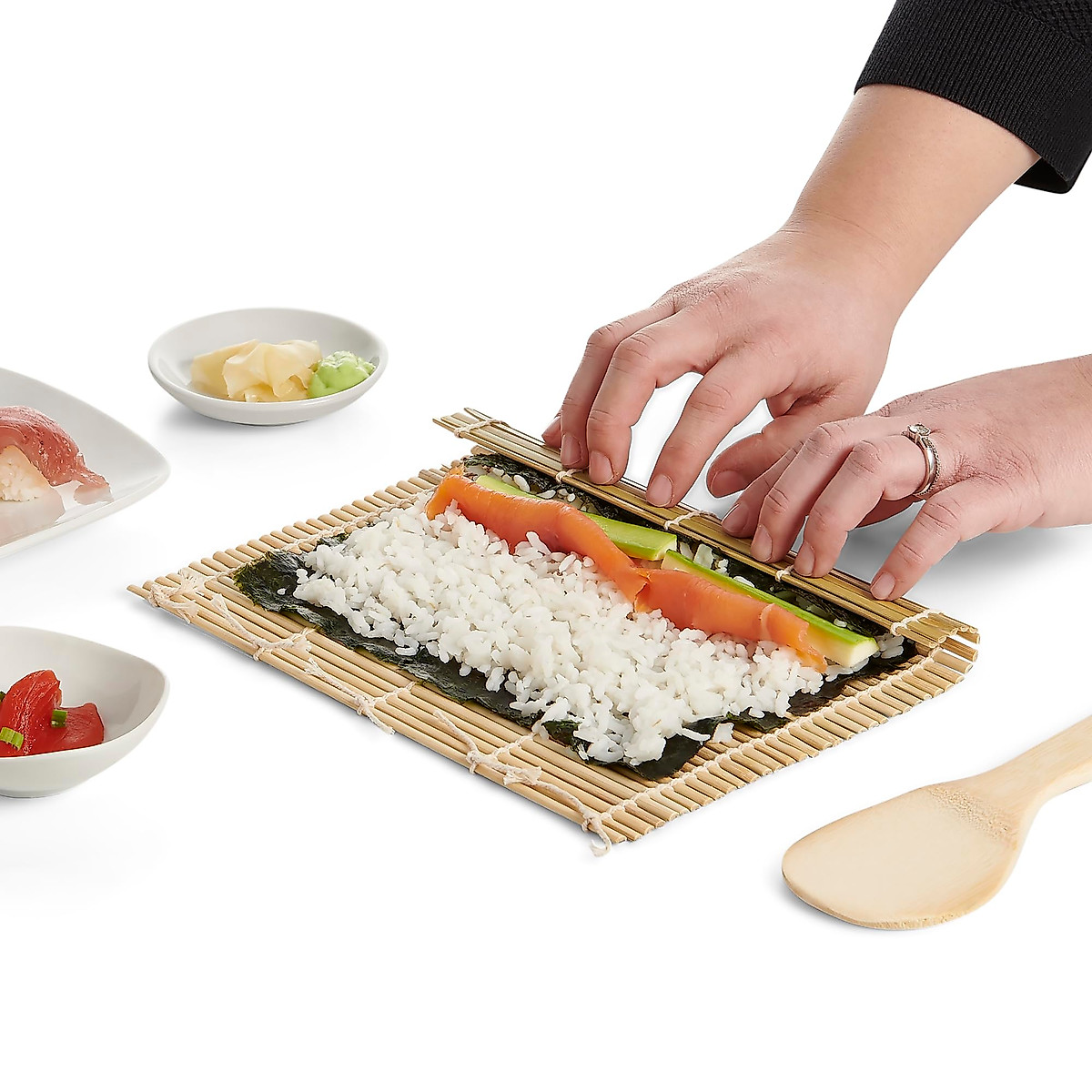 Helen's Asian Kitchen Easy Sushi Rolling Mat with Rice Paddle, Natural Bamboo, 2-Piece Makisu Set