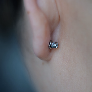 Limerencia Hypoallergenic G23 Implant Grade Titanium Screw Back Earrings Tragus 20G Helix F136 Piercing Post for Sensitive Ears Simulated Diamond Cartilage (5 mm, Black CZ)