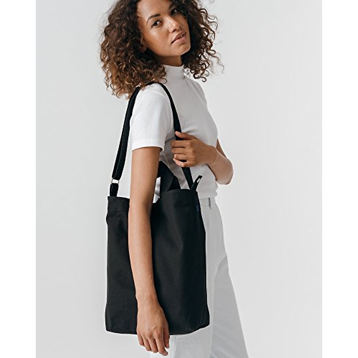 BAGGU Duck Bag Canvas Tote, Essential Everyday Tote, Spacious and Roomy, Black