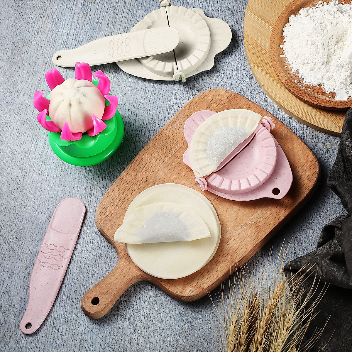 5 Pieces Bun Maker Bun Dumpling Maker Steam Filled Plastic Mold and Filling Spoon Cooking Tool Set for Kids Learning to Make Delicious Bun and Dumplings(Yellow, Pink, Beige)