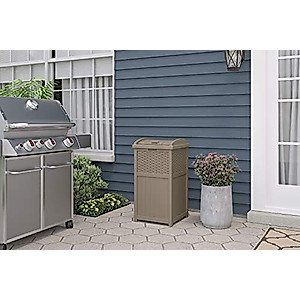 Suncast 33 Gal Hideaway Trash Can for Patio - Resin Outdoor Trash with Lid & 33 Gal Hideaway Can Resin Outdoor Trash with Lid Use in Backyard, Deck, or Patio, 33-Gal, Brown