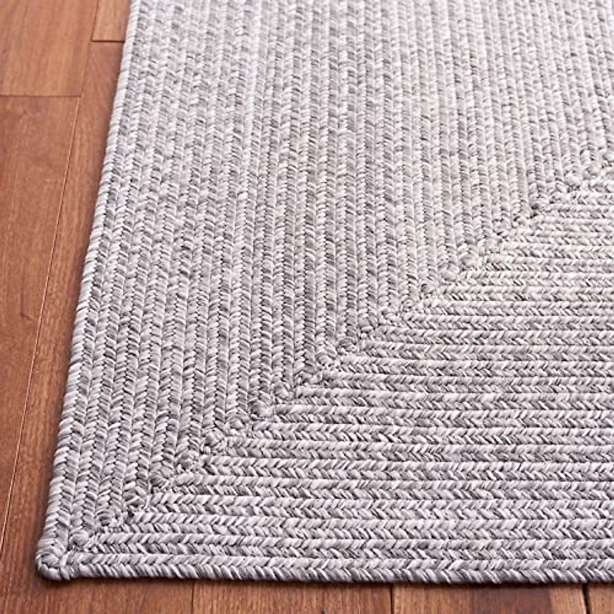 SAFAVIEH Braided Collection Area Rug - 5' x 8', Grey, Handmade Farmhouse, Ideal for High Traffic Areas in Living Room, Bedroom (BRA220F)