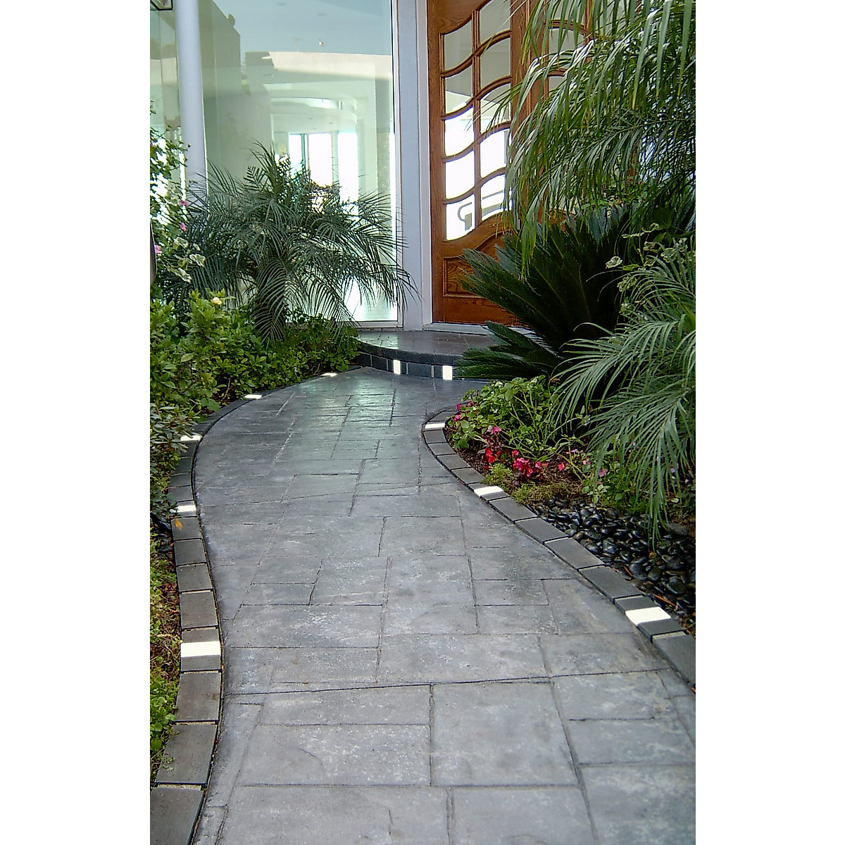 Let's Edge It! Decorative Plastic Brick Edging with 4 Built-in Solar Lights, Terra Cotta, 20-Foot Kit - Argee RG820SG, Gray