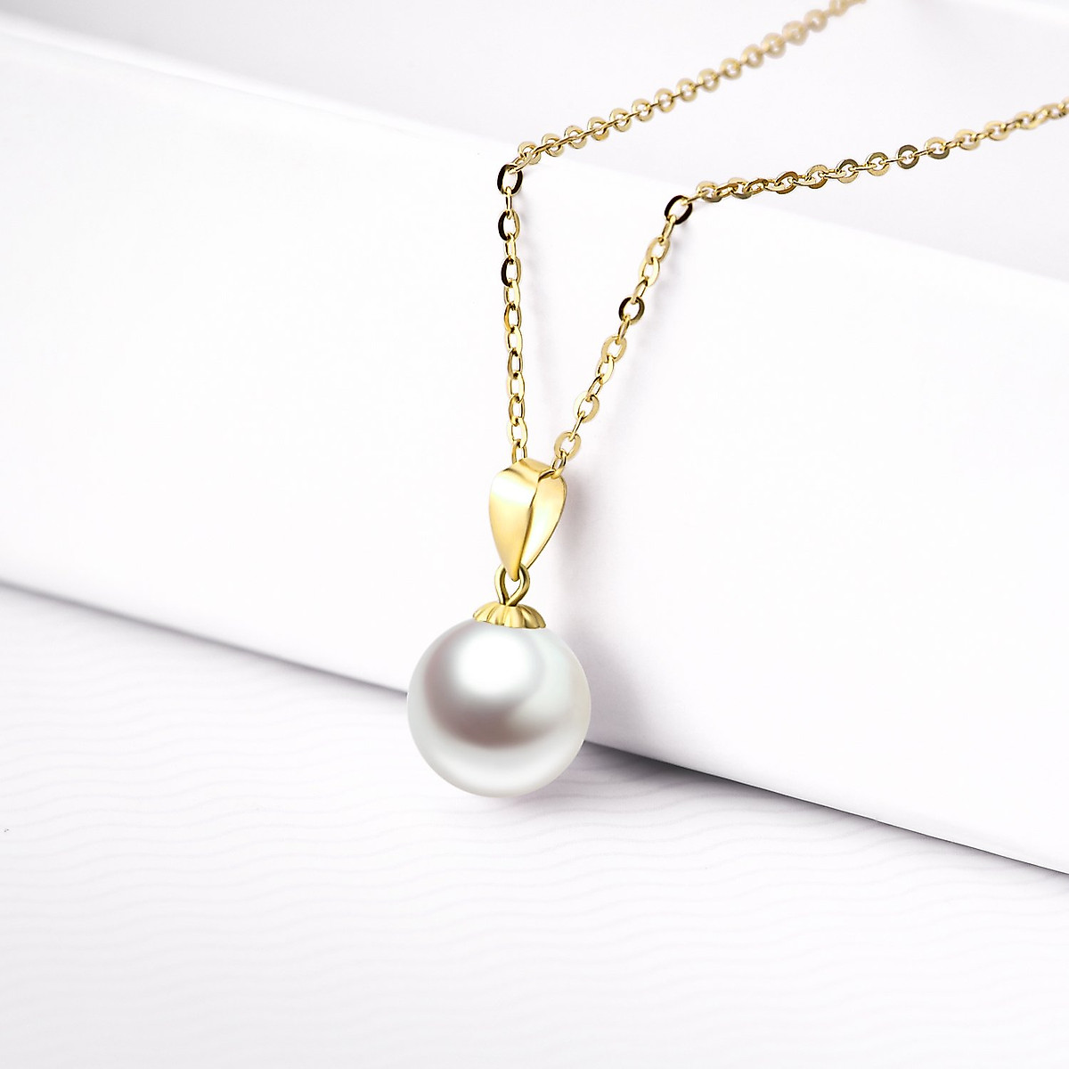 Real 14K Gold Pearl And Necklaces for Women, Gold Chain with Pendant, Gold Jewelry Gifts for Mom Wife, Mothers Day Present, 18" (Yellow)