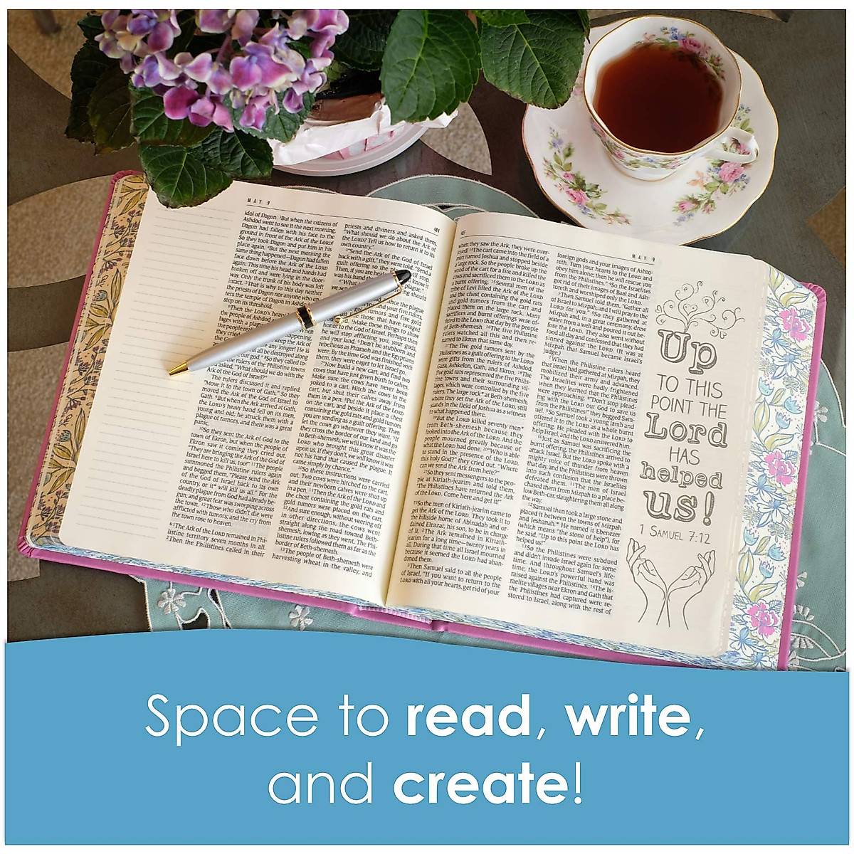 The One Year Bible Expressions NLT, Deluxe (Hardcover, Pink Flowers)