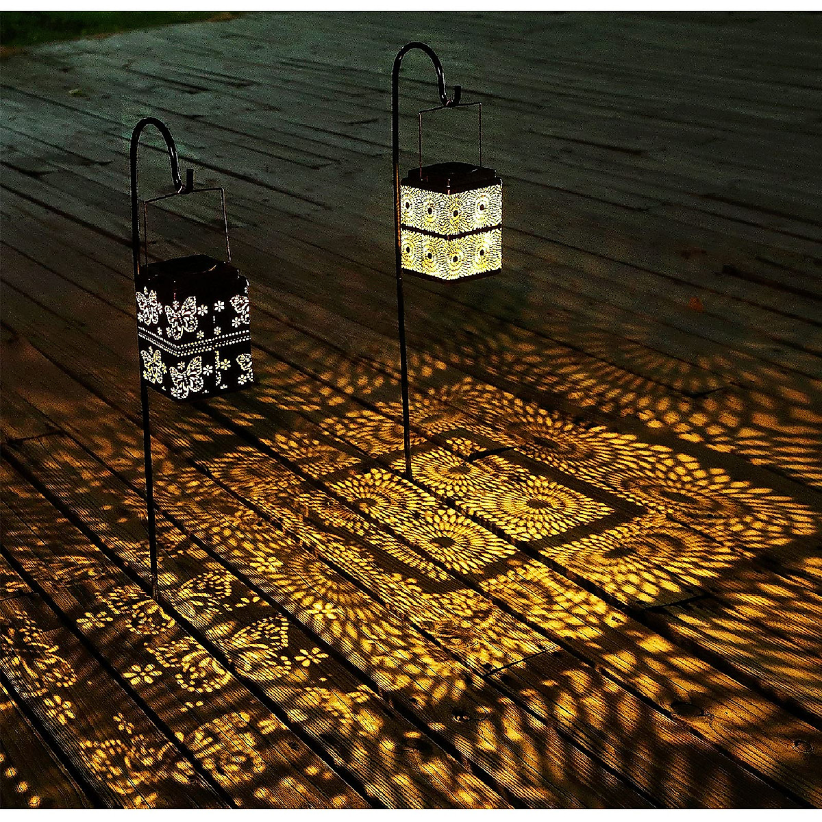 Outdoor Solar Lanterns Waterproof Hanging Solar Lights 2 Pack Outdoor Retro Metal Lamp with Handle for Terrace Backyard Porch Dining Table Passage Party Place Garden Decoration