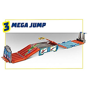 Hot Wheels Race Crate with 3 Stunts in 1 Set Portable Storage Ages 6 to 10