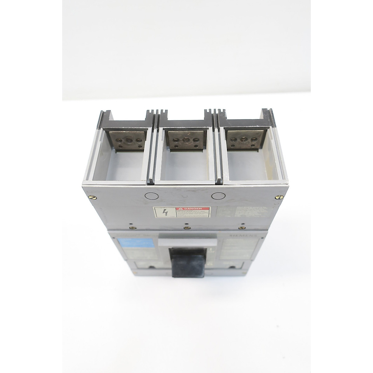 SIEMENS LXD63B600 SENTRON MOLDED CASE CIRCUIT BREAKER 600A 3P 600V-AC D594193