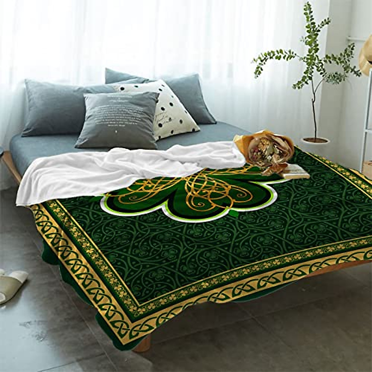 St.Patrick's Day Blanket Flannel Fleece Throw,Four-Leaf Clover Texture Light Weight Soft Cozy Warm Bedroom Throw Blankets 39x49 Inch