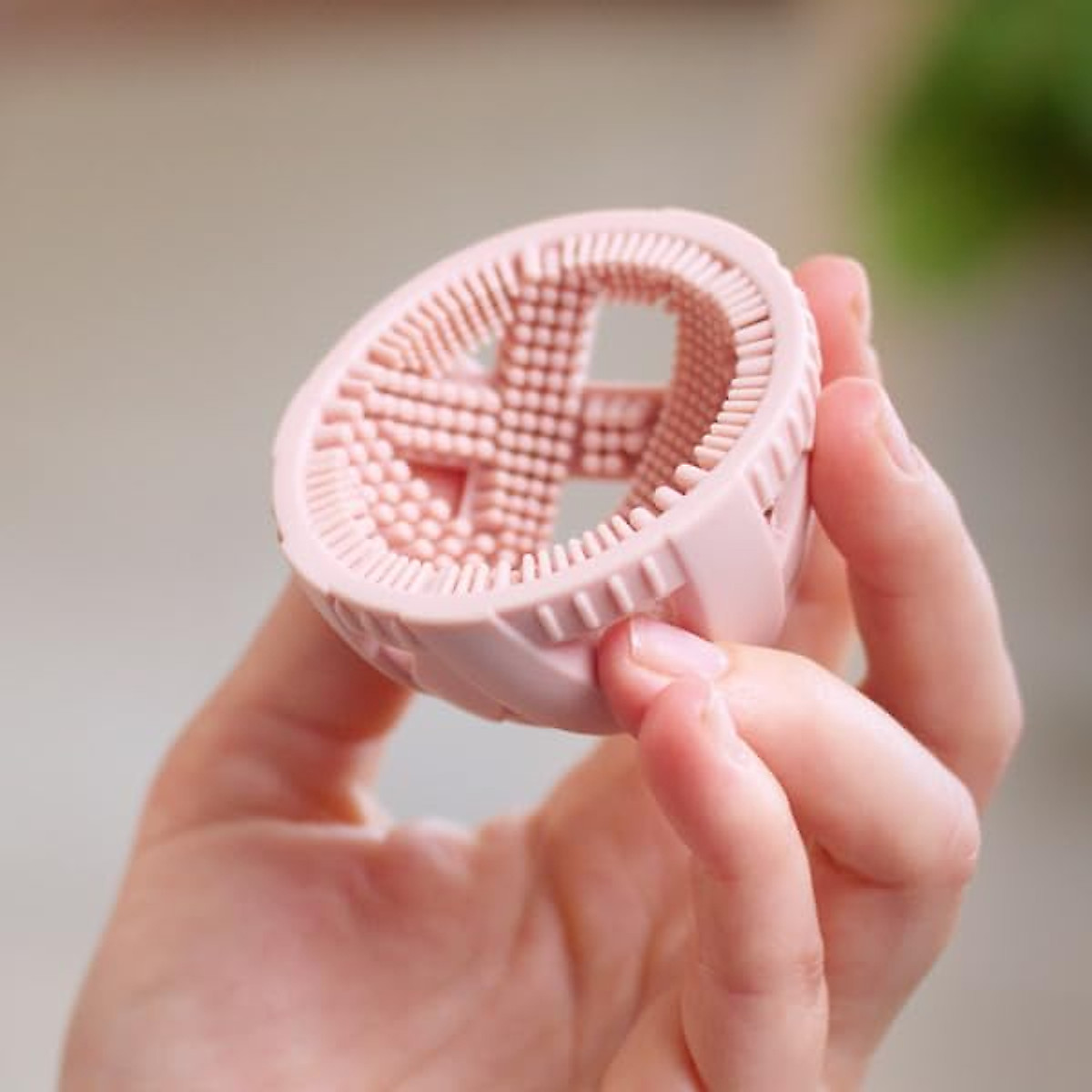 GoodEgg The Original Egg Brush - Silicone Egg Cleaning Brush for Farm Fresh Eggs, Removes Chicken Coop Nasties - Ideal for Backyard Chickens, Homesteaders & Egg Collectors (Standard Sized Eggs)