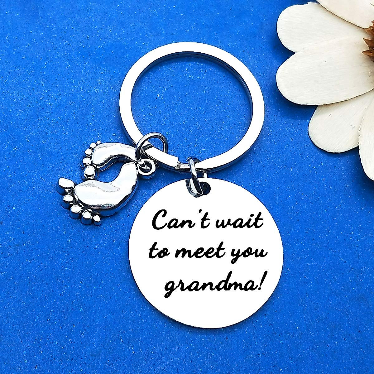 Grandma to Be Pregnancy Announcement Keychain Can't Wait to Meet You Grandma Keyring Baby Birth Announcement Jewelry Gift for Grandparents