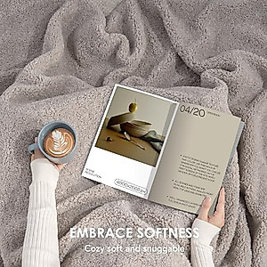 EVERGRACE Ultra Soft Boucle Teddy Sherpa Throw Blanket Fuzzy Fleece Blanket Cozy Couch Cover Comfy Faux Fur Bed Throw and Blanket Warm Decorative Throws for Sofa Bedroom Travel, 50''x60''，Taupe