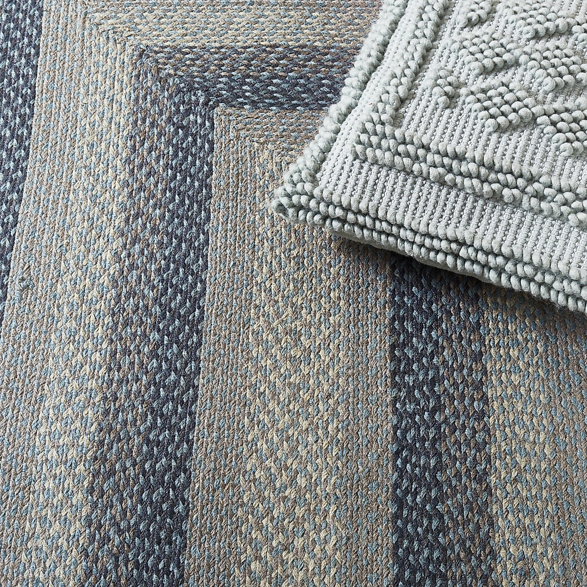 SAFAVIEH Braided Collection Area Rug - 8' x 10', Grey & Blue, Handmade Country Cottage Reversible Cotton, Ideal for High Traffic Areas in Living Room, Bedroom (BRD652B)