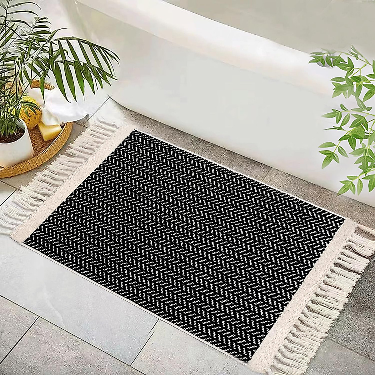 HOYIJA Black Boho Bathroom Rugs Small 2' X 3' Kitchen Rug with Tassels, Reversible Woven Cotton Soft Machine Washable Throw Rug, Farmhouse Non-Shedding Low Pile Carpet for Indoor/Entry/Sink