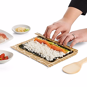 Helen's Asian Kitchen Easy Sushi Rolling Mat with Rice Paddle, Natural Bamboo, 2-Piece Makisu Set